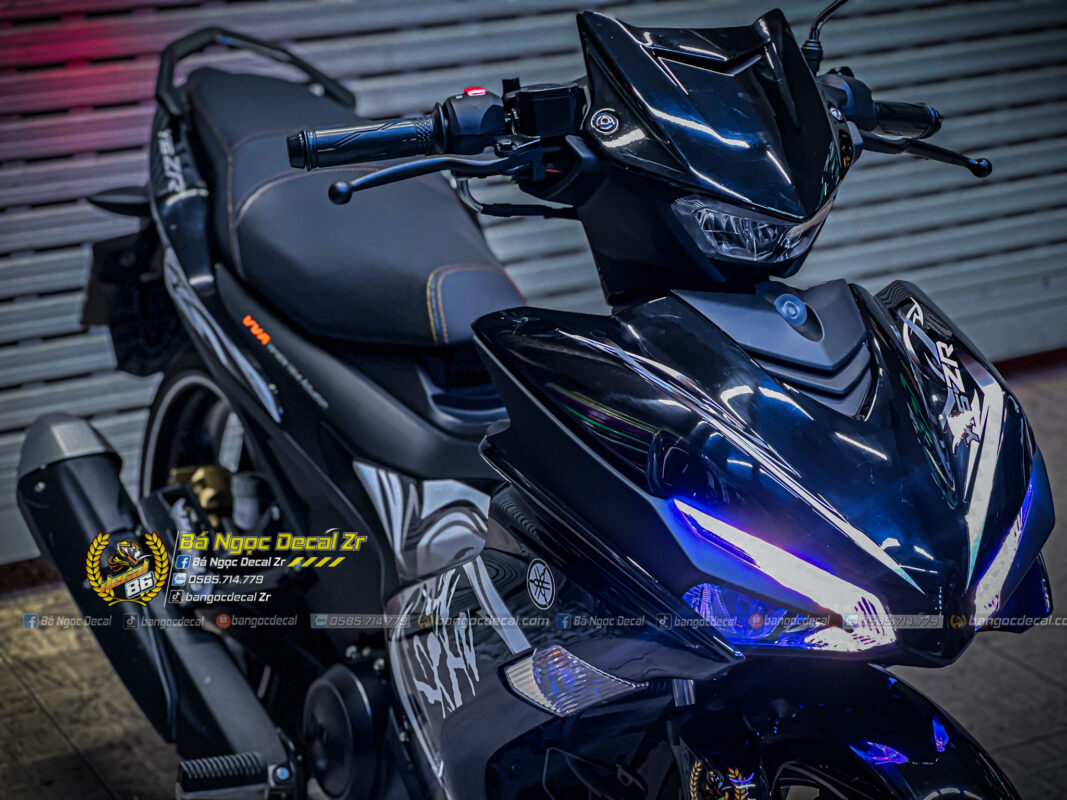 TEM DÁN XE EXCITER 155 – THIẾT KẾ NƯỚC ĐEN BÓNG 1 - Bá Ngọc Decal