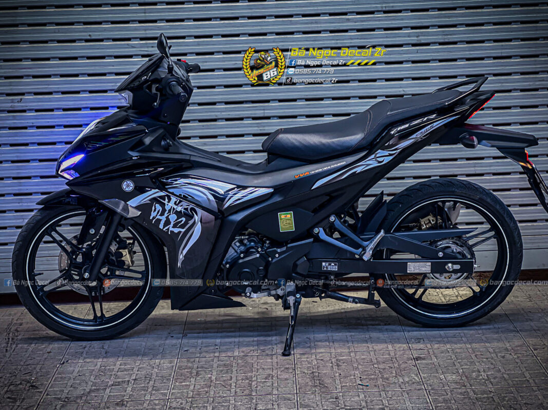 TEM DÁN XE EXCITER 155 – THIẾT KẾ NƯỚC ĐEN BÓNG 1 - Bá Ngọc Decal